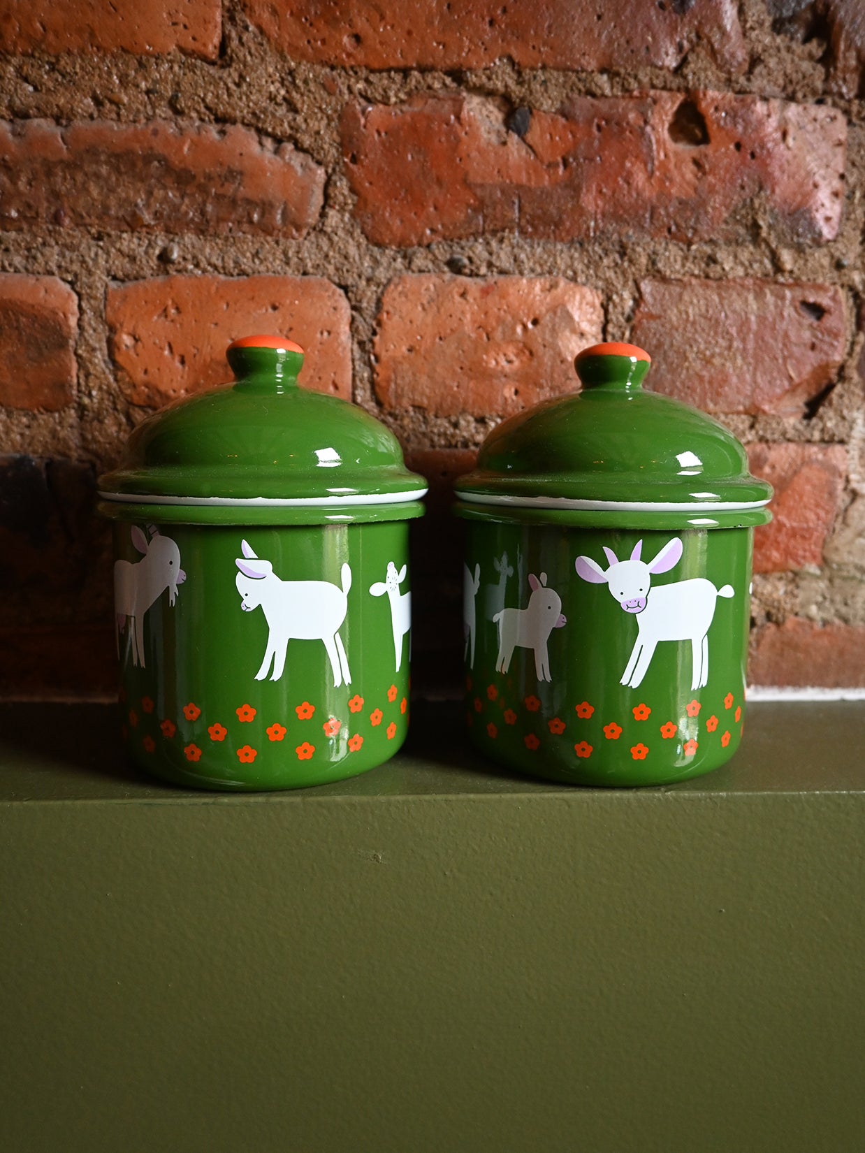 "GOAT" Enamel container