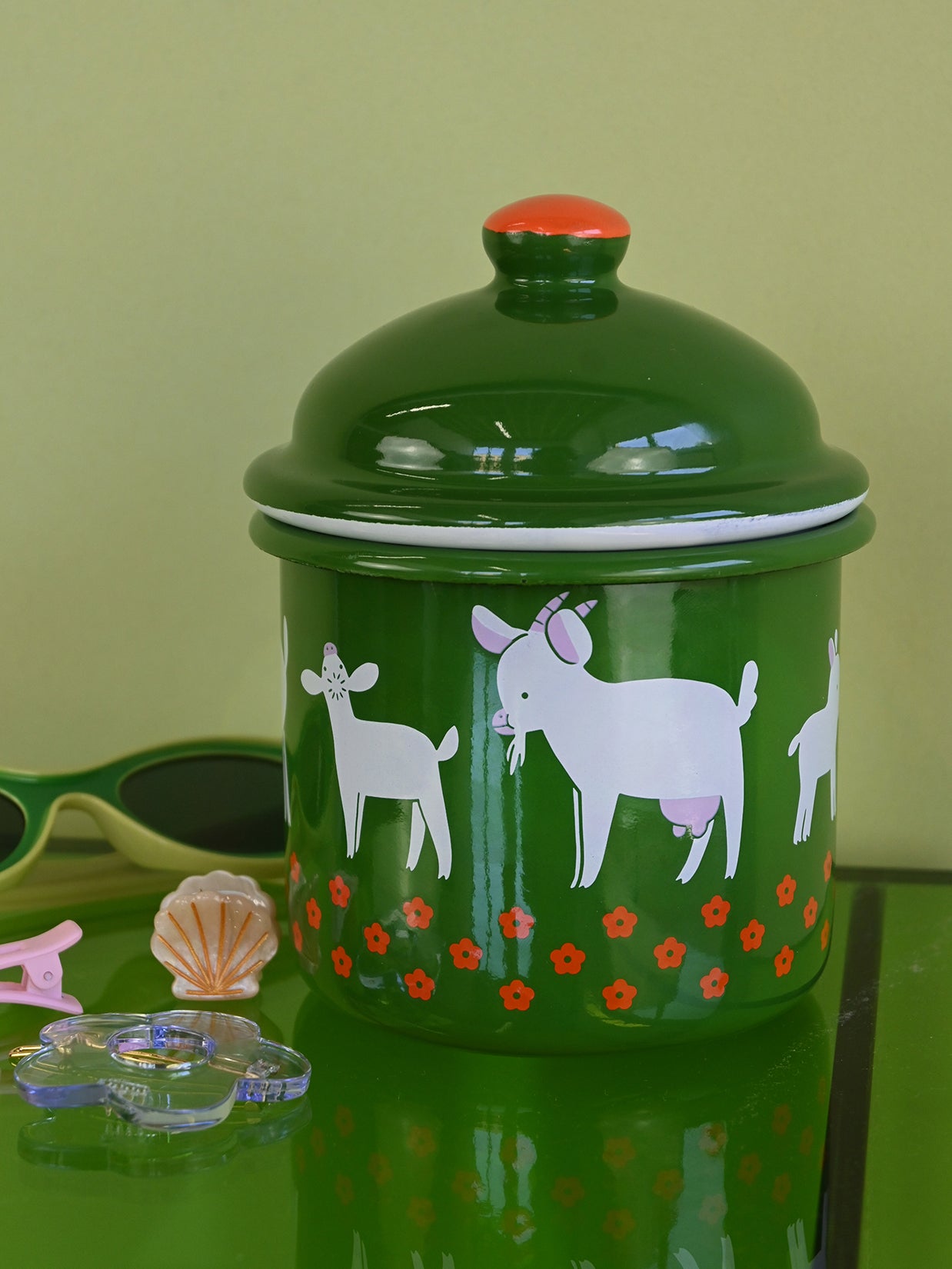 "GOAT" Enamel container